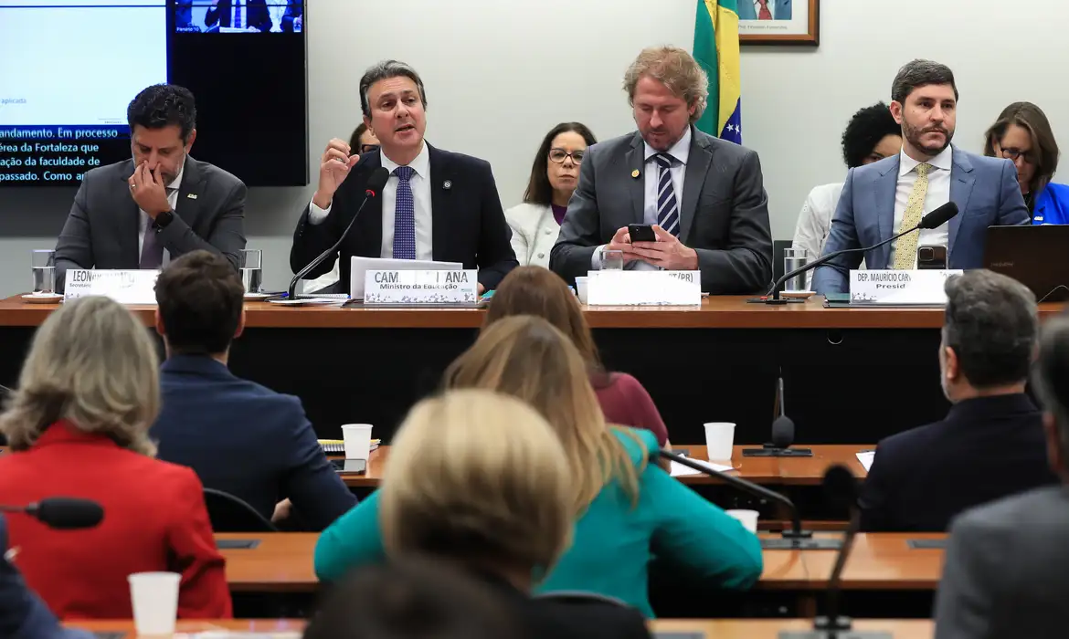 Novas regras para EAD protegem população e garantem qualidade - Caderno ...