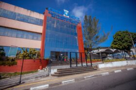 Camaçari: Sefaz inicia entrega de carnês do IPTU 2025 - Caderno Baiano